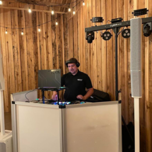 DJ Magic Mic - Rocket Entertainment - Top Reviewed Wedding DJs